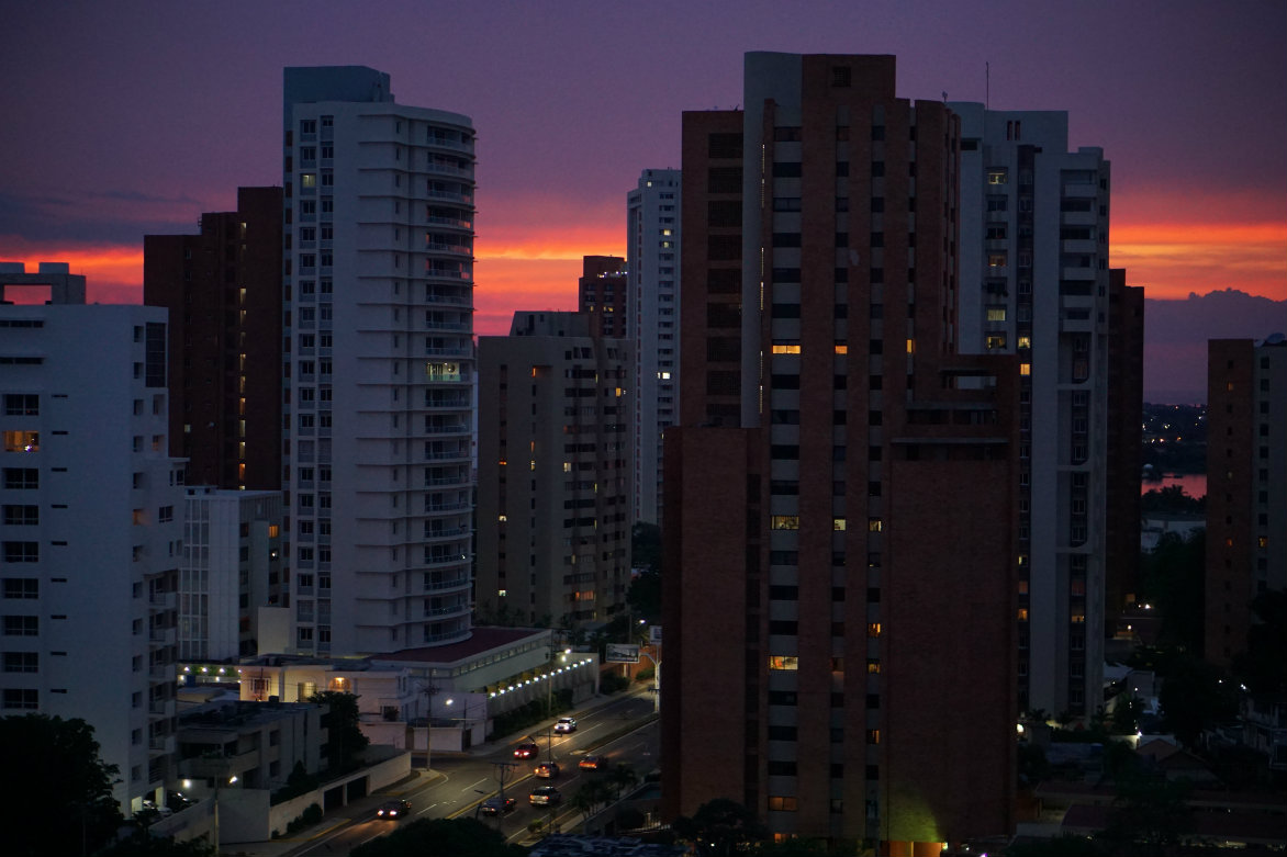 MARACAIBO-DE-NOCHE-521507725.jpg
