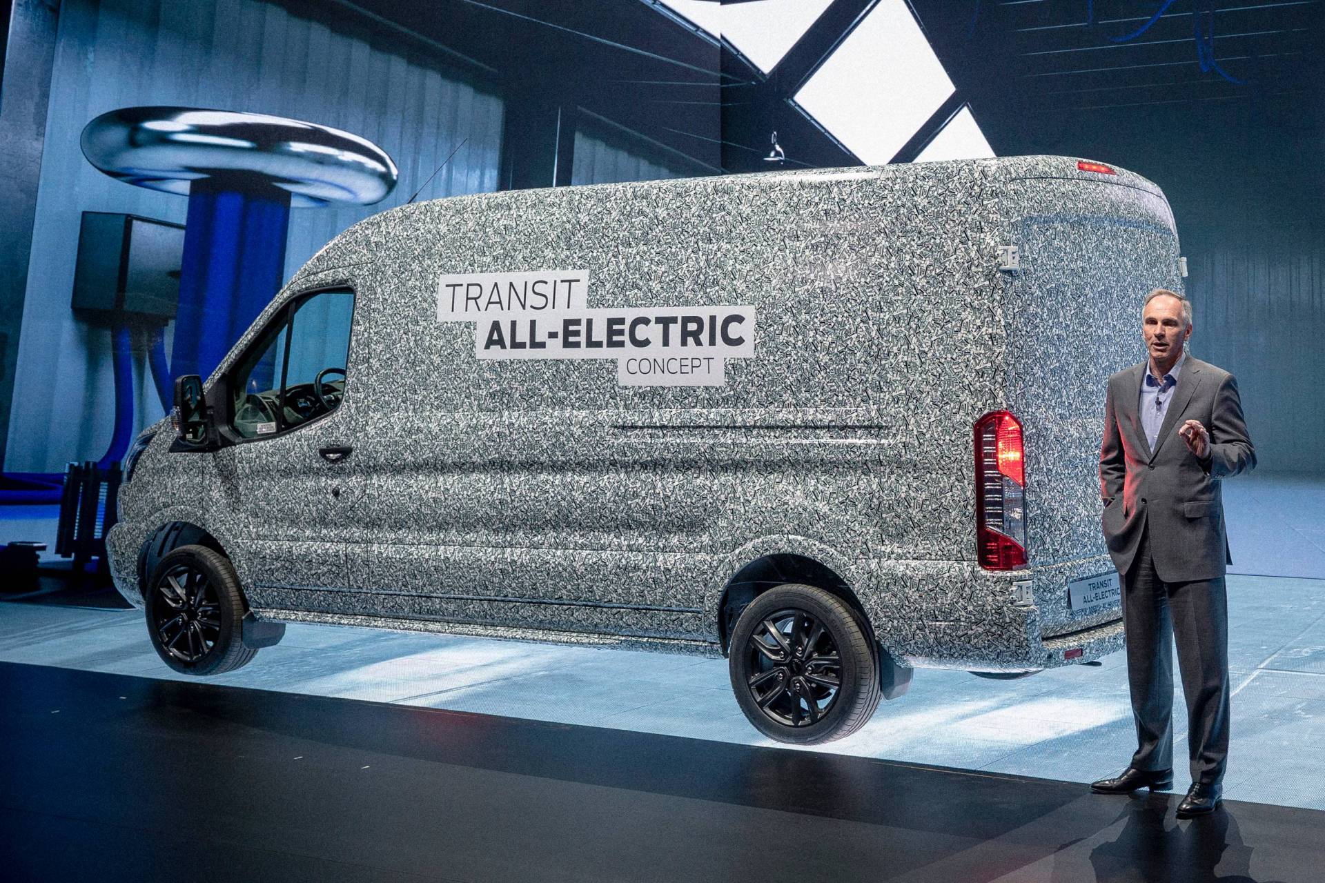 Ford-Transit-All-Electric-Concept-2.jpg