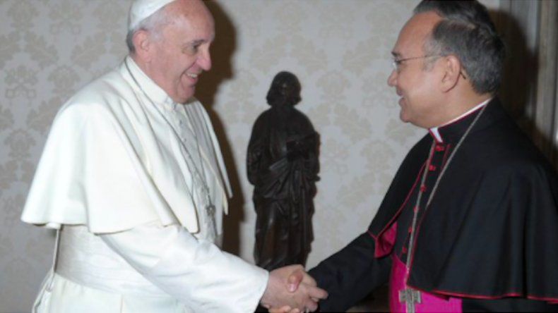 el-papa-francisco-junto-monsenor-edgar-pena-parra.jpg