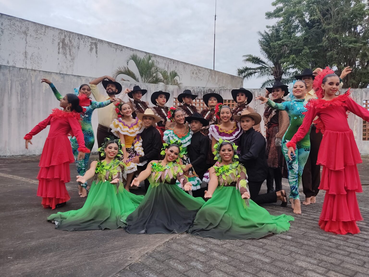 Las niñas presentaron “Entre matices y contrastes, un legado hecho ...