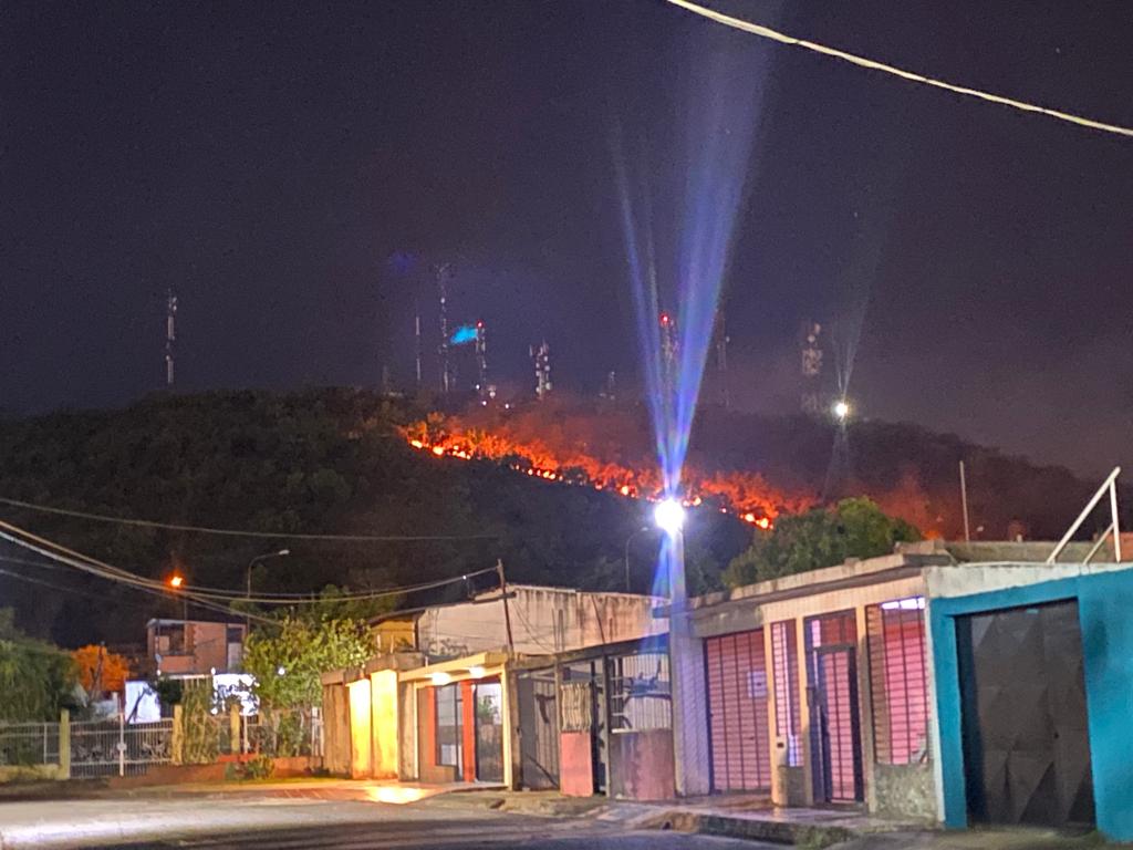incendio-cerro-el-chupi.jpeg