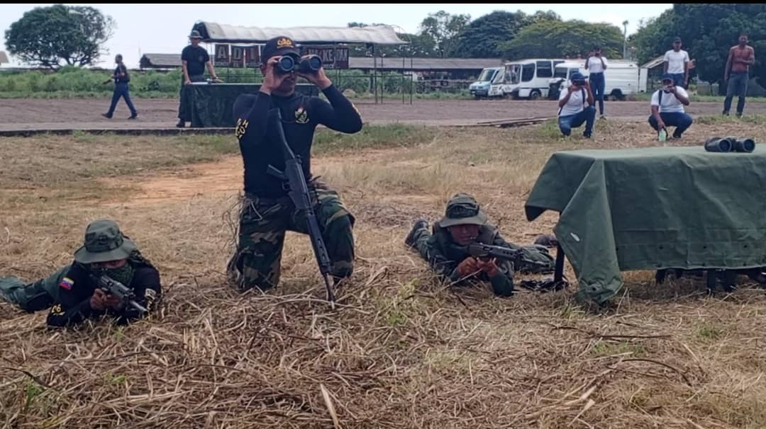 milicia-entrenamiento.jpeg