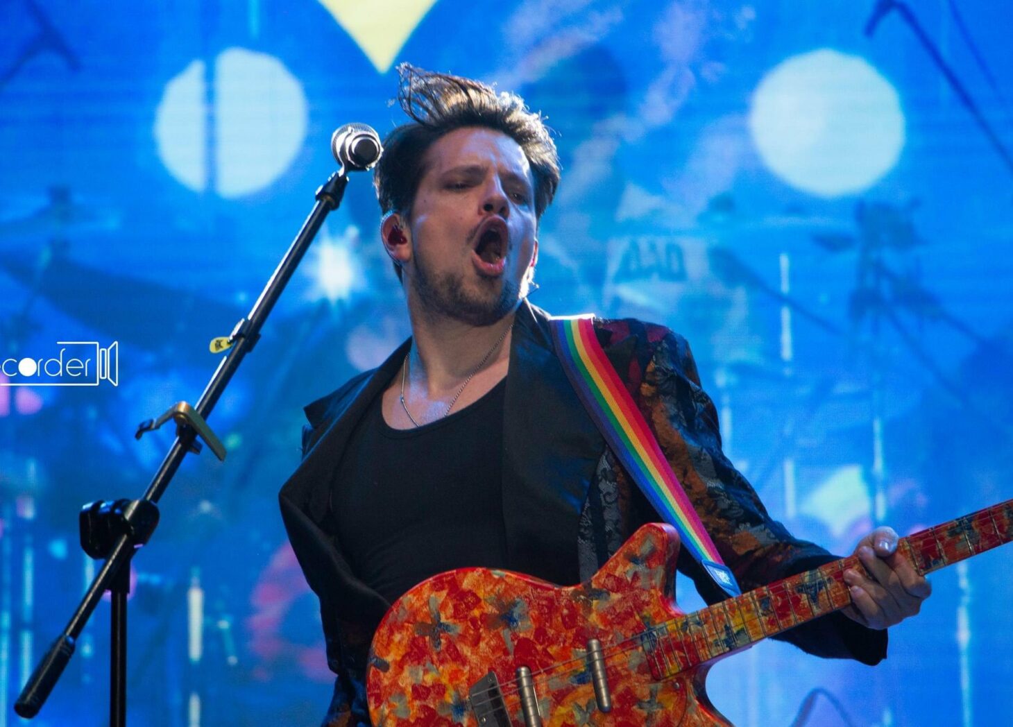 Cortesía Twitter | "Feliz por ti” fue elegida con 35 % de los votos