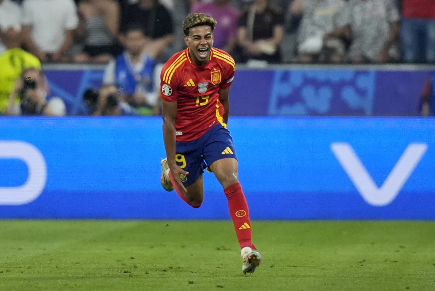 lamine-yamal-celebracion.webp