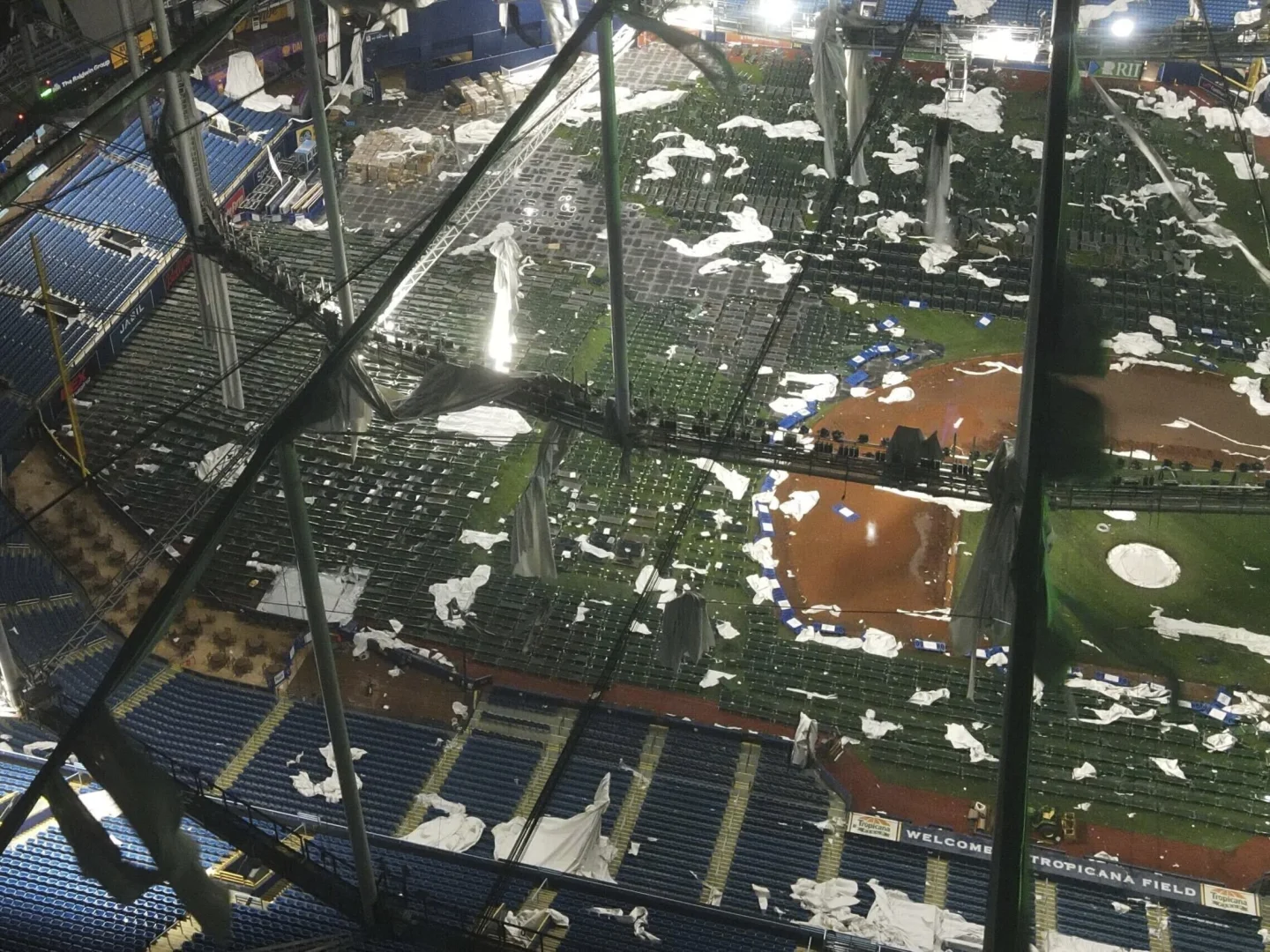 techo-tropicana-field.webp