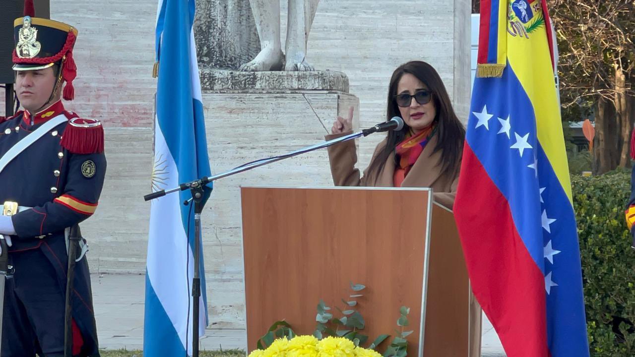 stella-lugo-embajadora.jpeg
